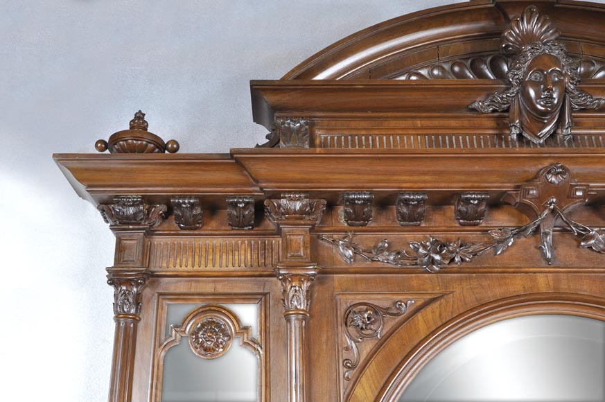 Chambre à coucher italienne en noyer de style Néo-Renaissance - Chambre ...